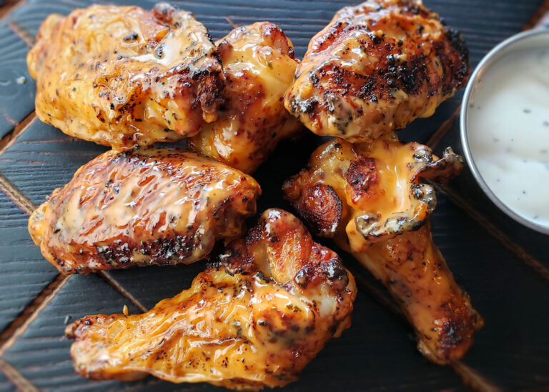 Market District Creamy Buffalo Blue Cheese Wing Sauce Wings - For the Wing