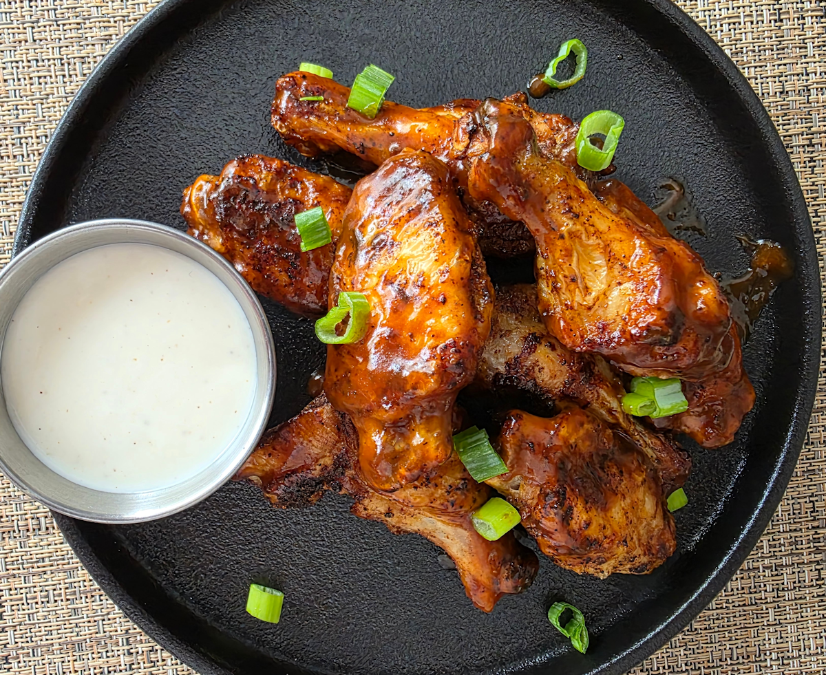 Buff-a-cue Wings - For the Wing